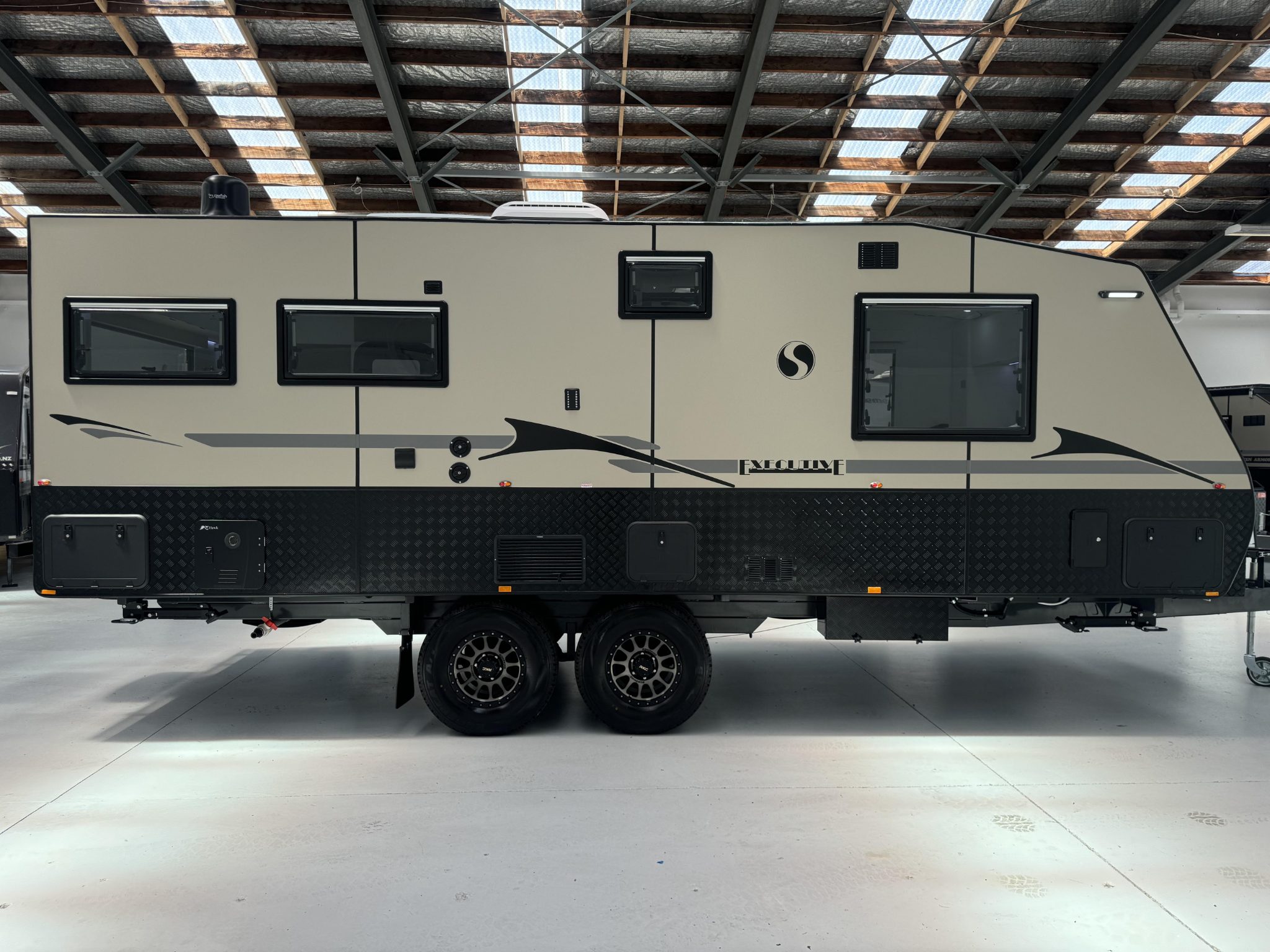 Supreme Executive 22ft Luxury Caravan - Fortis Caravans NZ