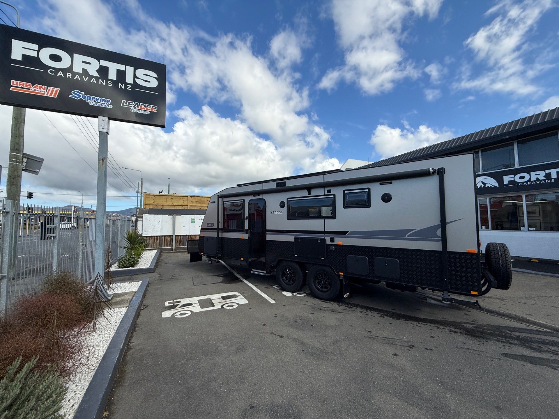 Leader Gold LE 21.6Ft Family 2 Bunk - Fortis Caravans NZ