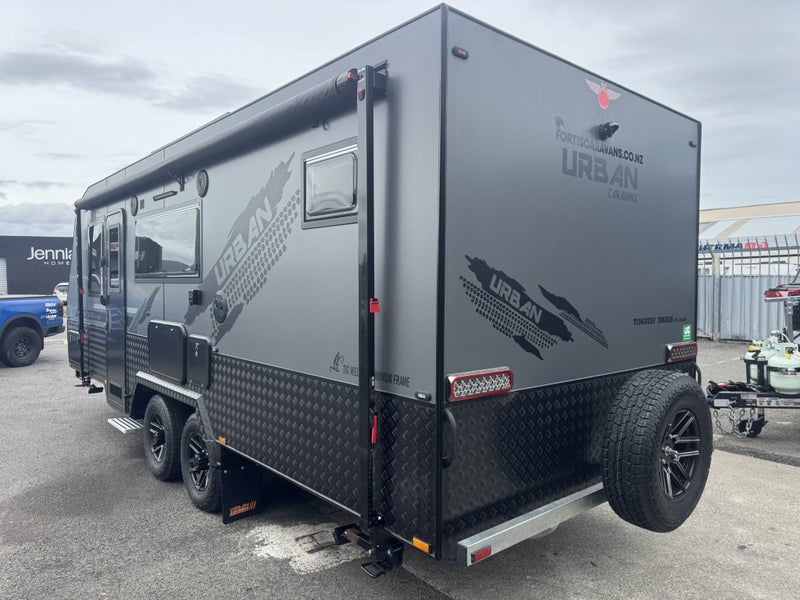 2024 Urban Tourer 21.6ft Family 3 Bunk Full Off-Road (Used) - Fortis ...
